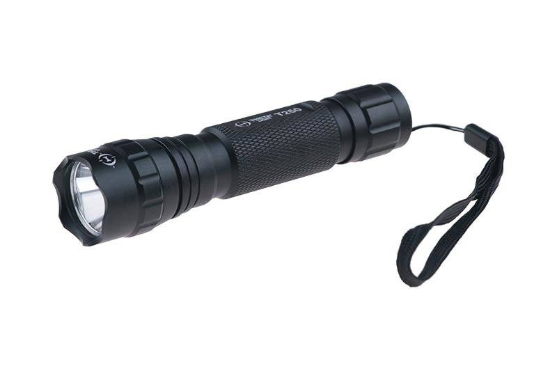 Latarka taktyczna T250 - Theta Light | Leszek test - TanieMilitaria.pl